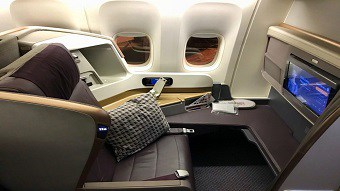 Know the Difference Between Premium Economy & Business Class